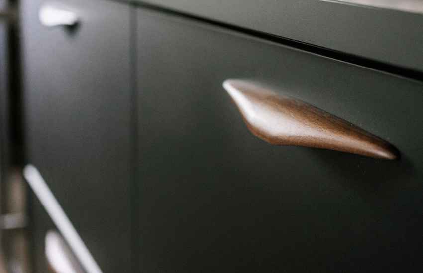 Wooden Kitchen Handles & Furniture Handles | Pullsonline.co.uk