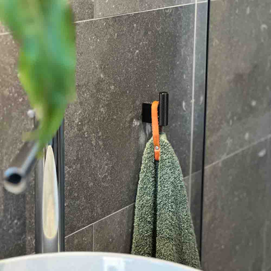 Hook Graf - Matte Black | Pullsonline.co.uk